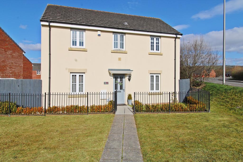 Llanharan, Pontyclun CF72 4 bed detached house for sale - £400,000