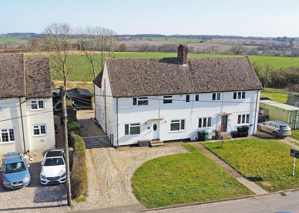 Gestingthorpe Road, Sudbury CO10 3 bed semi-detached house - £450,000