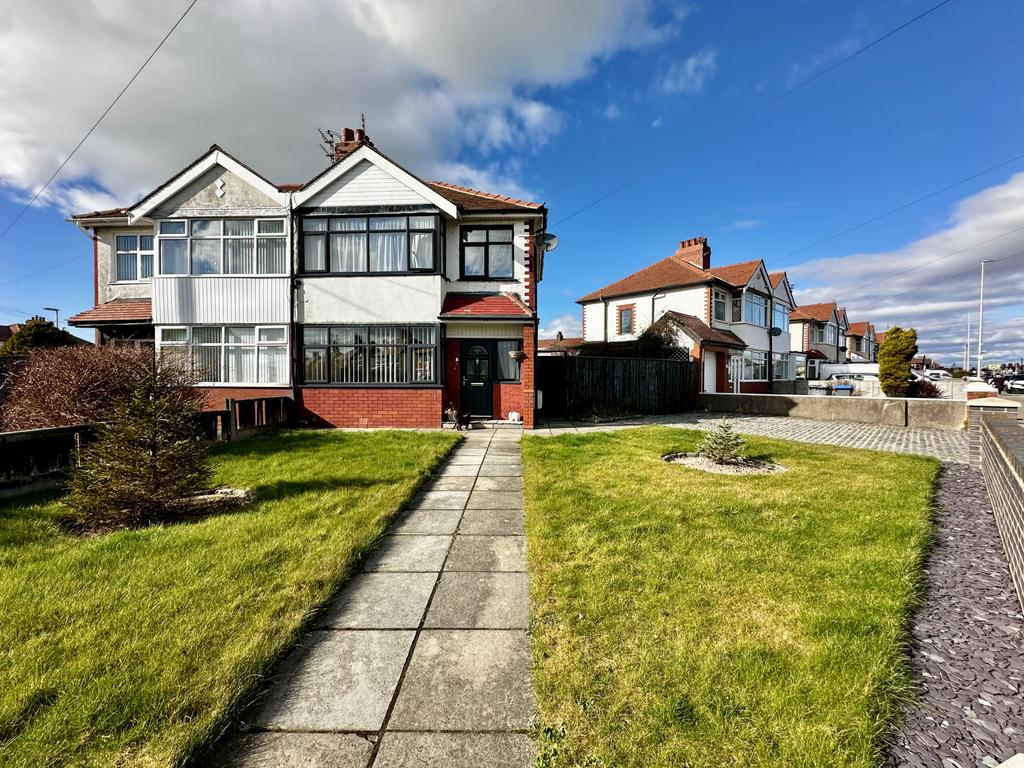 North Drive, Cleveleys FY5 3 bed semi-detached house - £150,000