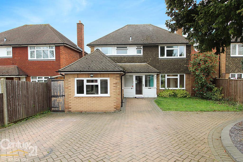 Cleveland Road, WORCESTER PARK KT4 4 bed detached house - £3,000 pcm (£692 pw)