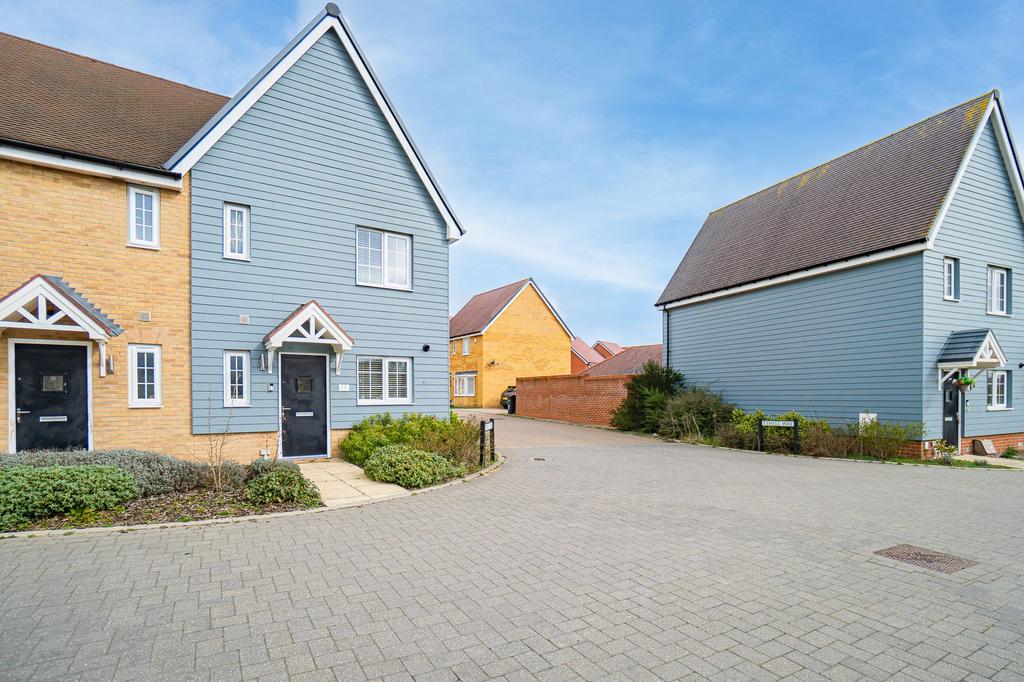 Newman Crescent, Witham, CM8 2 bed semi-detached house for sale - £375,000