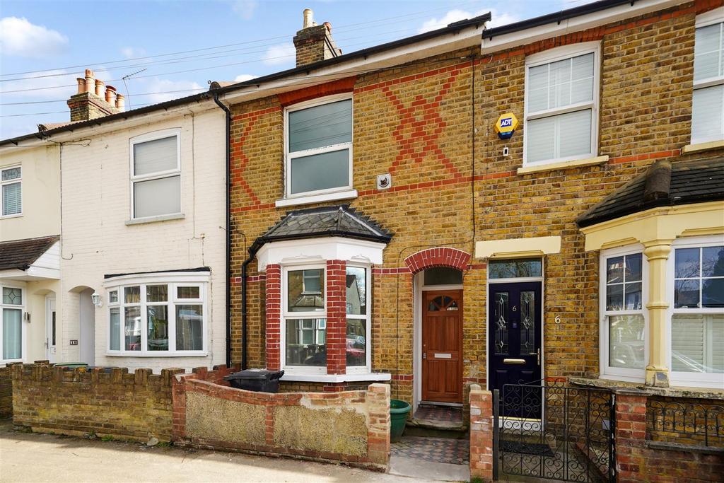 Eastbrook Road, Waltham Abbey EN9 2 bed terraced house - £400,000