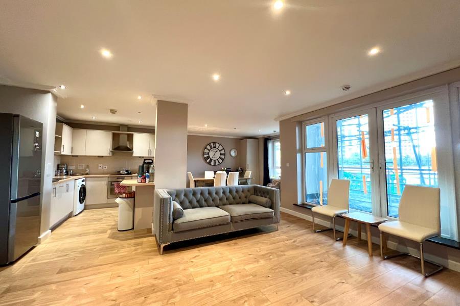 Centrium, Woking GU22 2 bed apartment - £1,950 pcm (£450 pw)