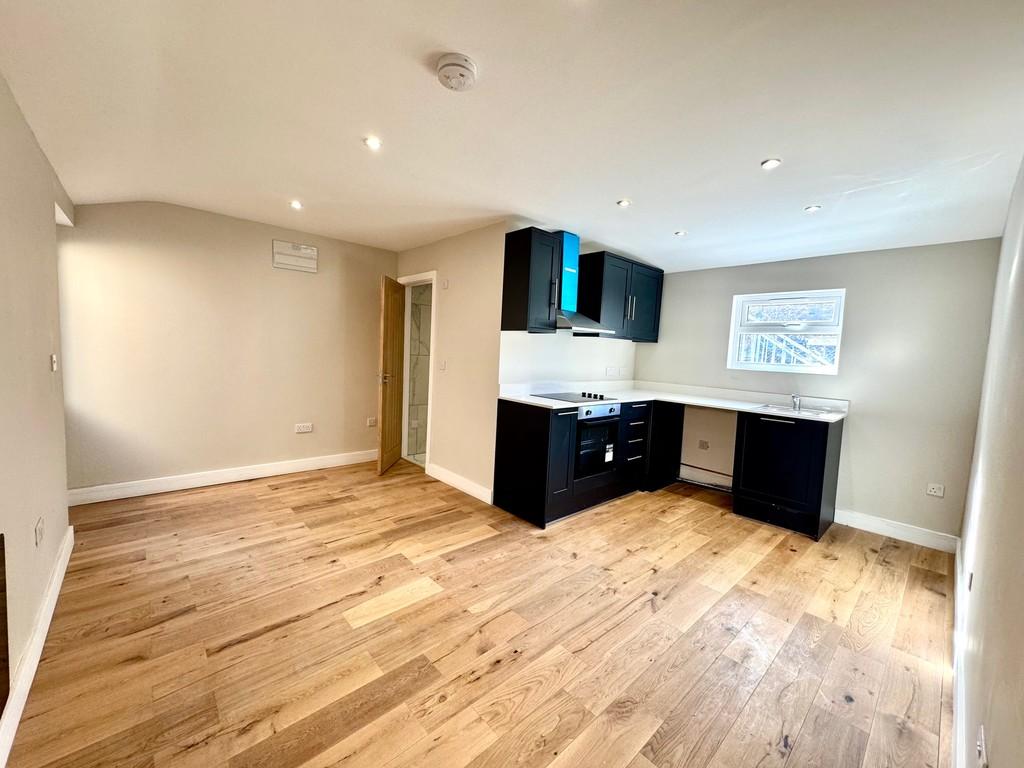 Connect Lane, Ilford IG6 1 bed flat - £1,300 pcm (£300 pw)
