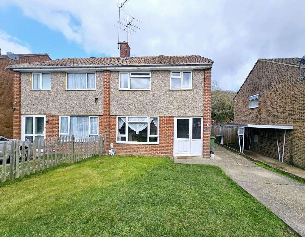 Glebe Drive, Brackley 3 bed semi-detached house - £327,500