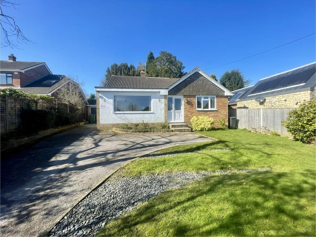 Pulens Lane, Petersfield GU31 4 bed detached bungalow for sale - £700,000