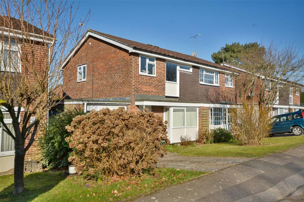 Nutcroft, Pulborough, West Sussex, RH20 3 bed semi-detached house - £ ...