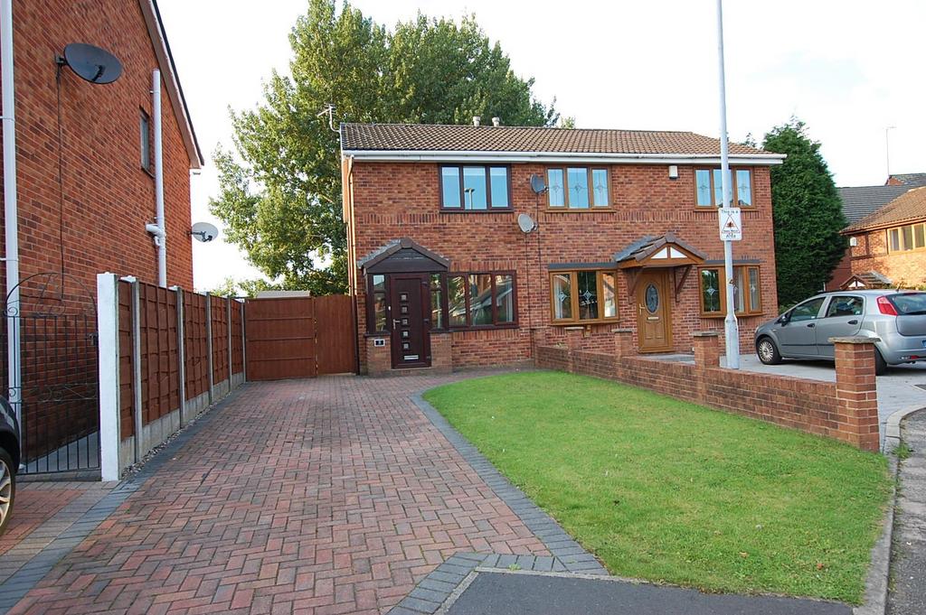 Butterley Close, Greater Manchester SK16 2 bed semi-detached house - £ ...