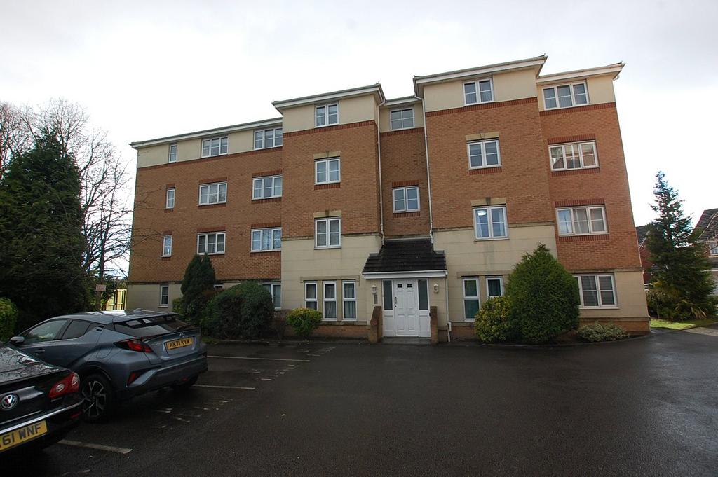 Firbank Close, Greater Manchester OL7 3 bed penthouse to rent - £1,000 ...