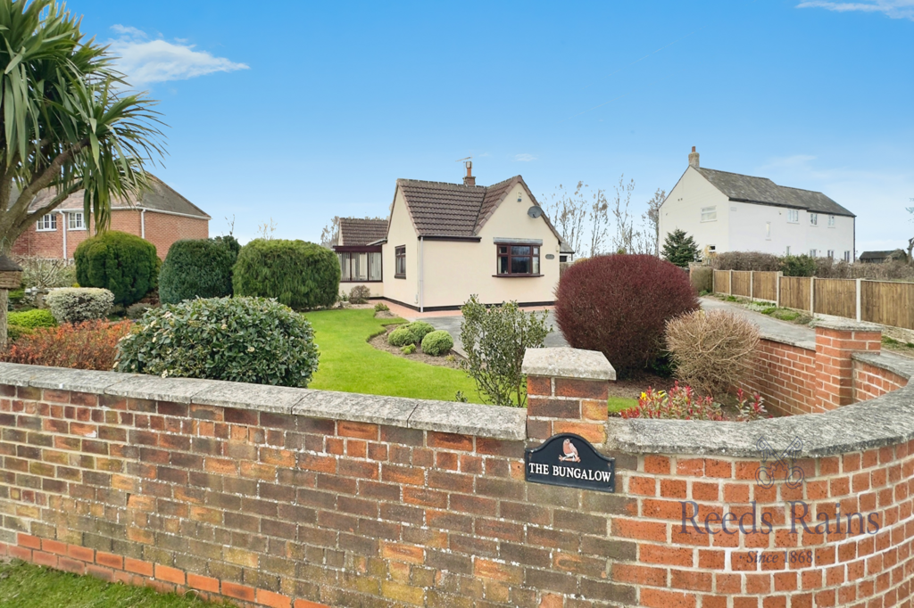 Station Road, Goole DN14 2 bed bungalow for sale - £375,000