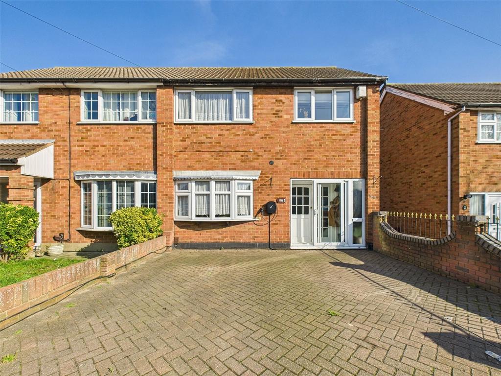 Lodge Lane, Romford RM5 3 bed semi-detached house - £450,000