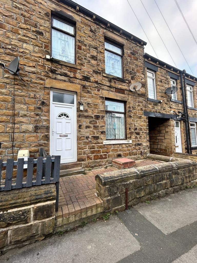 Clutton Street, Soothill, WF17 3 bed terraced house - £875 pcm (£202 pw)