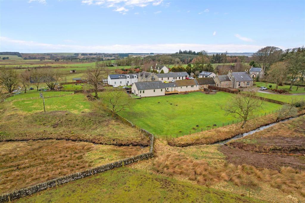 The Steading, Falla Farm, Carnwath... 3 bed link detached house - £440,000