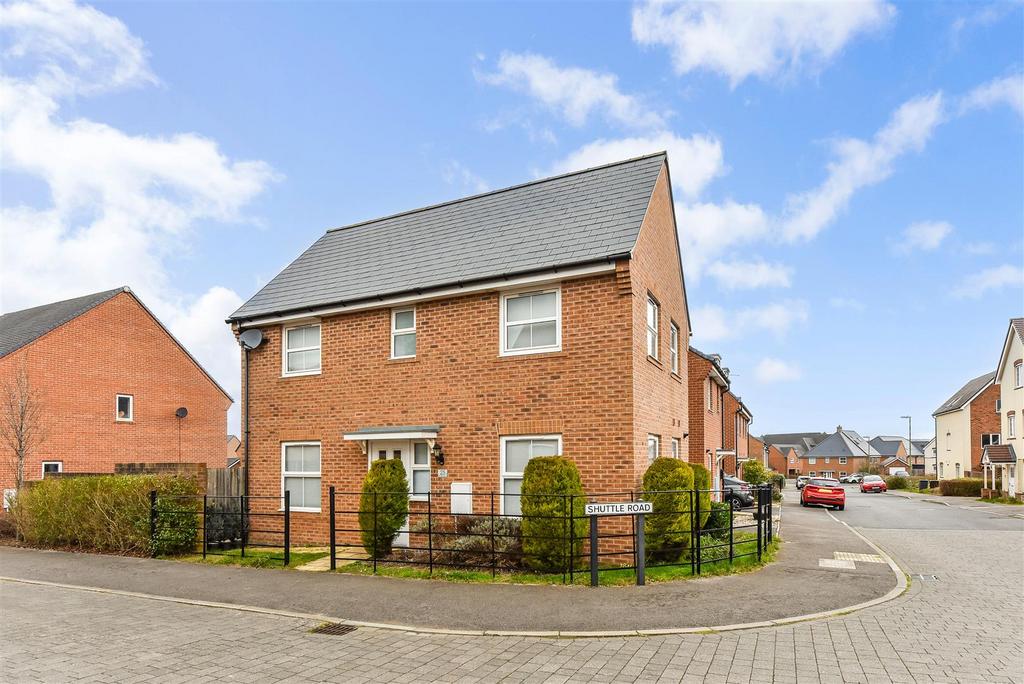 Shuttle Road, Andover 3 bed detached house for sale - £375,000