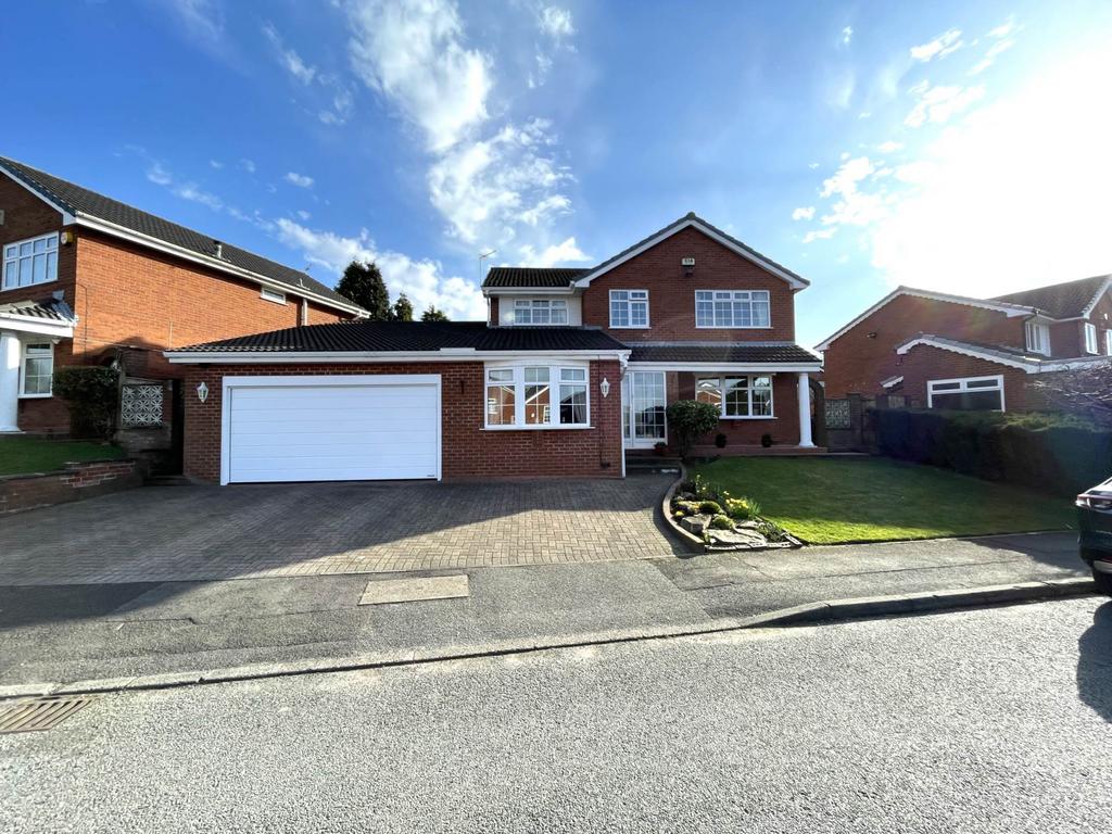 Irk Vale Drive, Oldham OL1 5 bed detached house - £599,950
