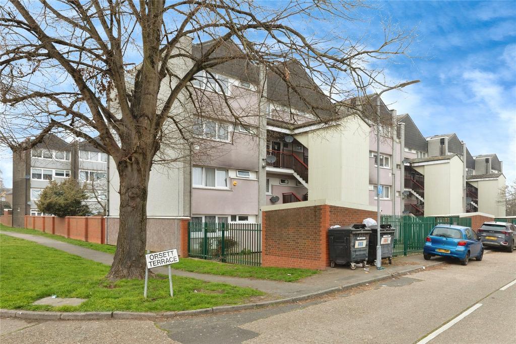 Orsett Terrace, Woodford Green, IG8 3 bed maisonette for sale - £315,000