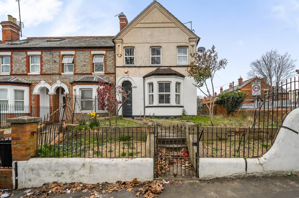 Basingstoke Road, Reading, Berkshire 4 bed end of terrace house for ...