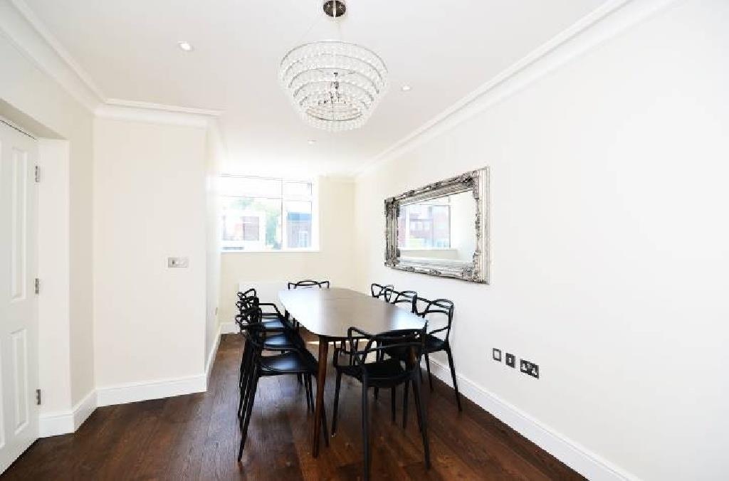 Harley Road, Primrose Hill 4 bed townhouse to rent - £7,500 pcm (£1,731 pw)