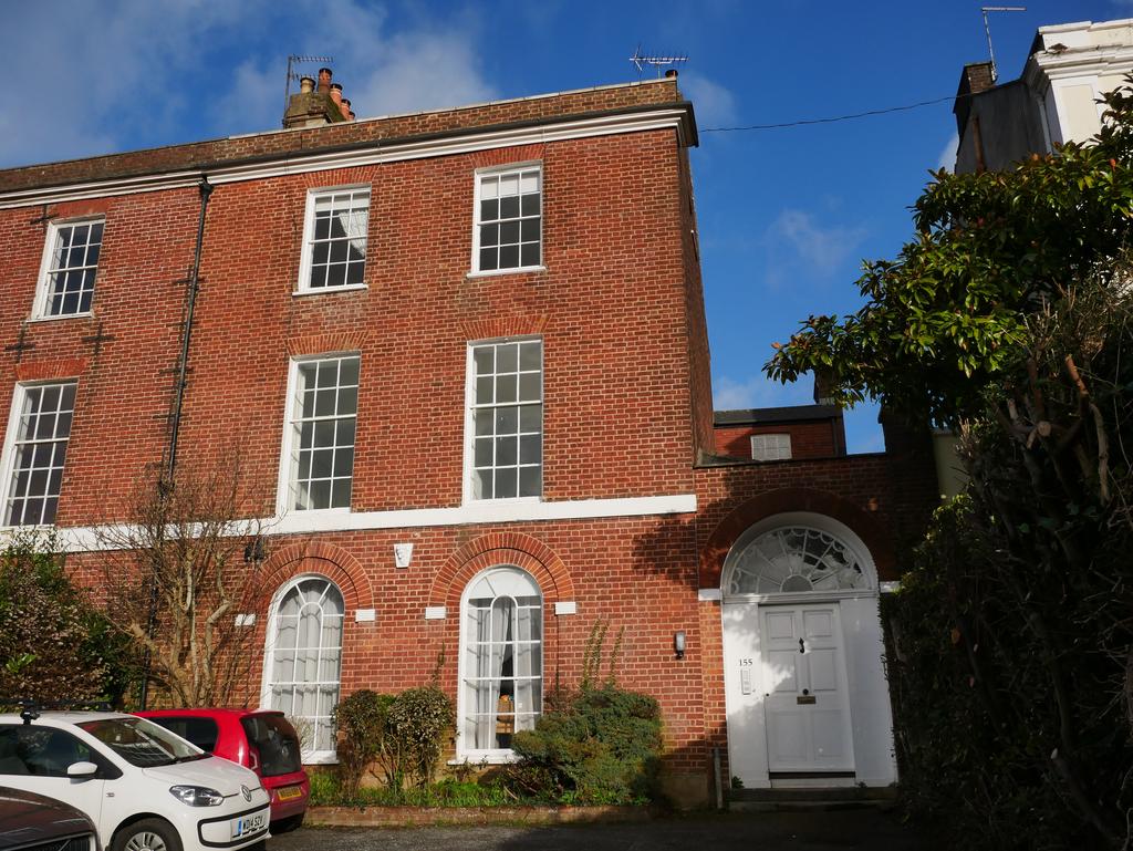 Magdalen Road, Exeter EX2 1 bed flat - £995 pcm (£230 pw)