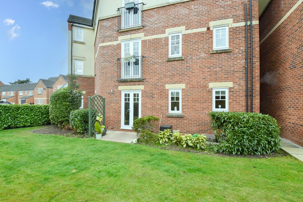 Prestwood Close Davyhulme M41 2 Bed Flat For Sale 220 000