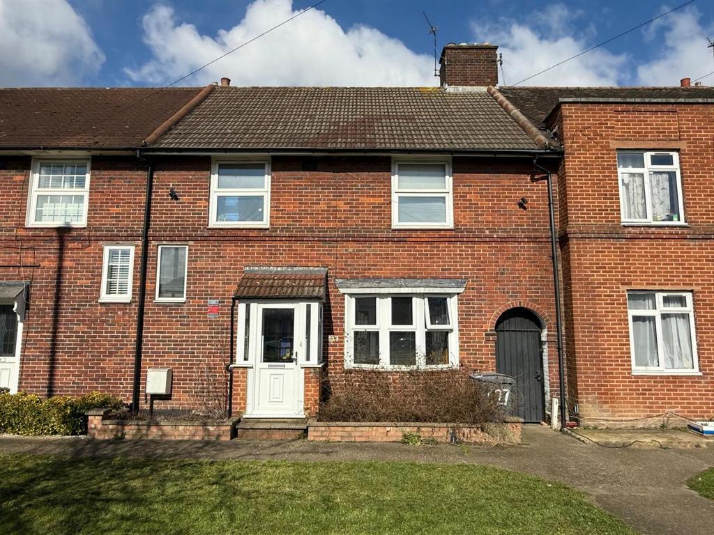 The Roundway, London N17 4 bed terraced house - £2,500 pcm (£577 pw)