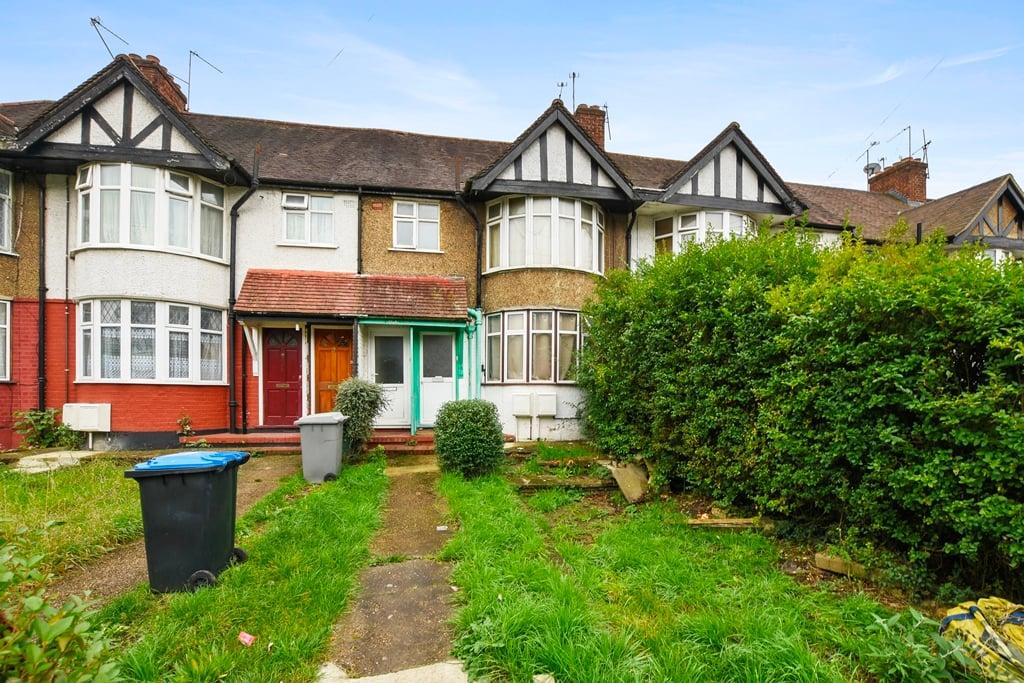 Braemar Avenue, London, NW10 2 bed maisonette - £2,000 pcm (£462 pw)