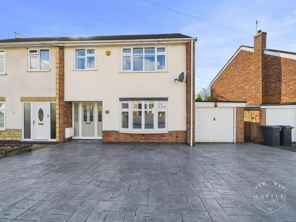 Hazel Way, Barwell, Leicester 3 bed semi-detached house - £295,000