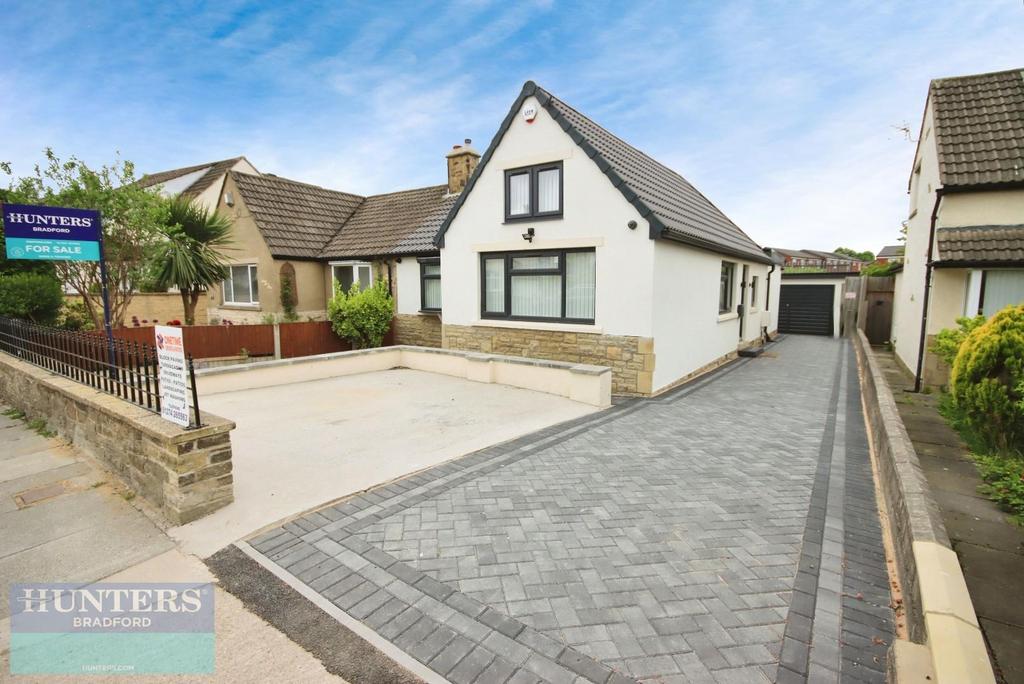Tyersal Court Tyersal, Bradford, West... 4 bed semi-detached bungalow ...