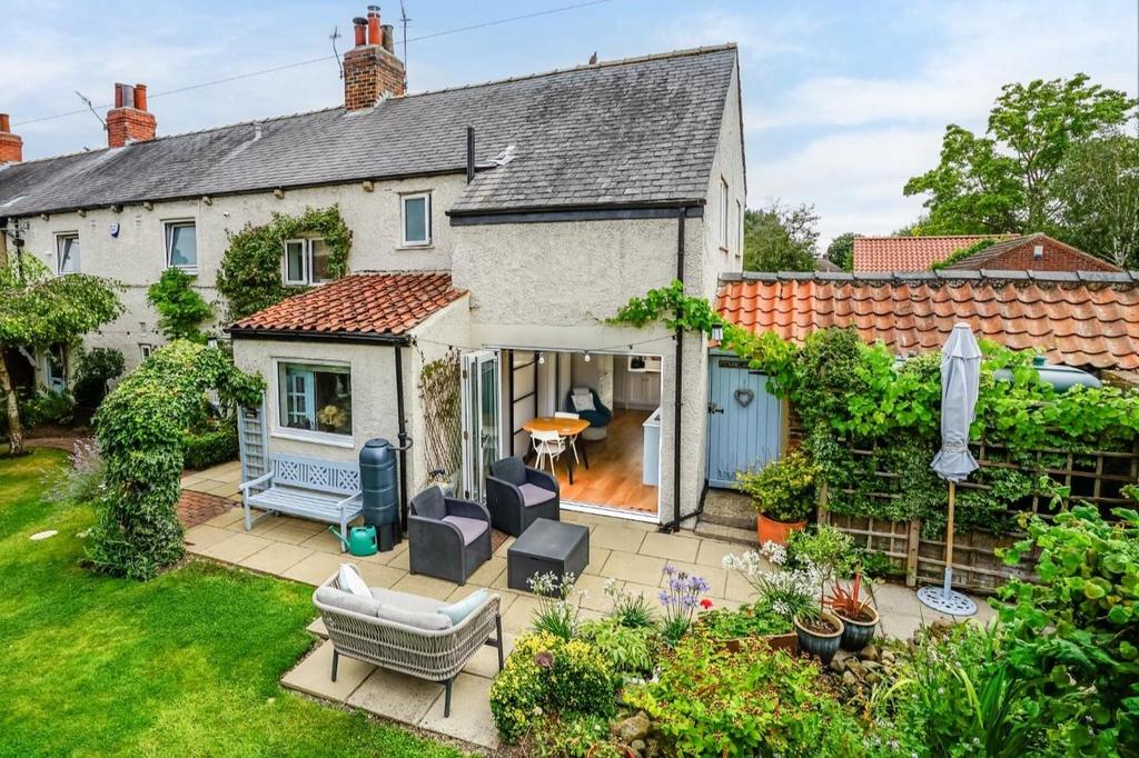 Southfield Grange, Appleton Roebuck... 4 bed cottage for sale - £585,000