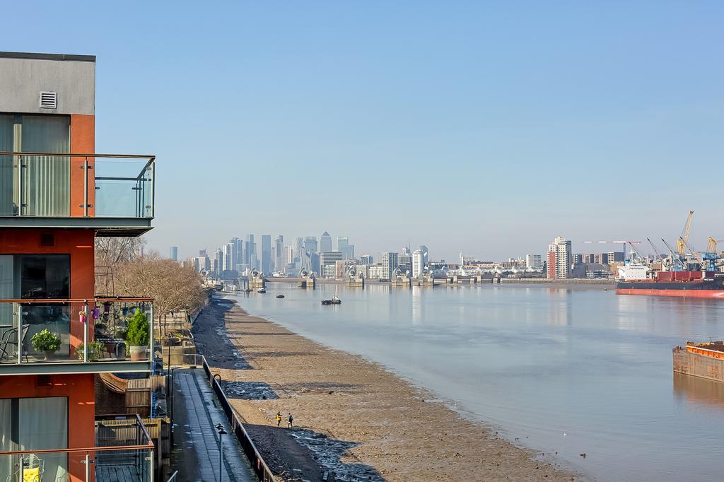 Jigger Mast House, Woolwich, SE18 2 bed flat to rent - £2,350 pcm (£542 pw)