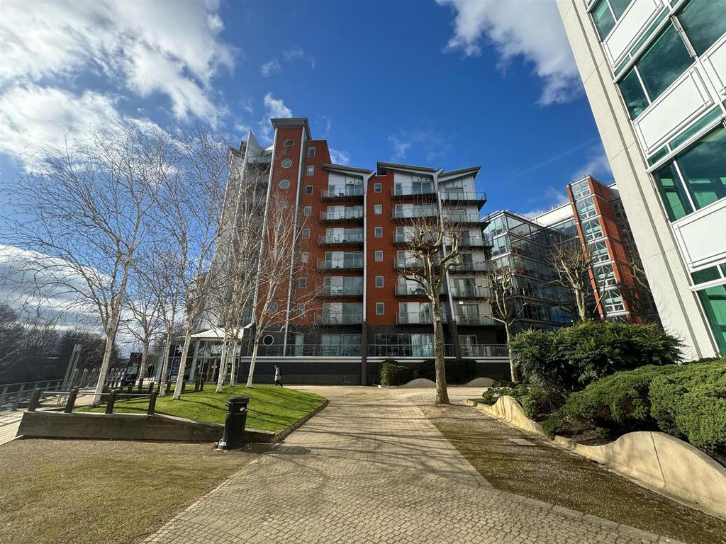 3 Whitehall Quay, Leeds LS1 1 bed apartment - £895 pcm (£207 pw)
