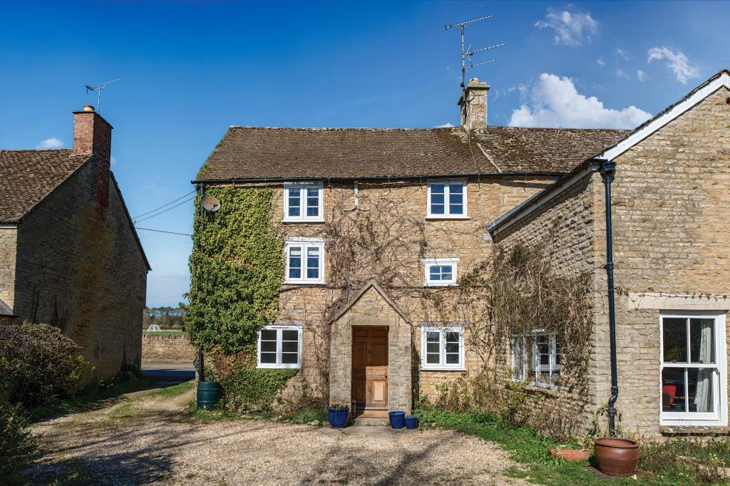 Chadlington, Chipping Norton, OX7 2 bed cottage - £1,250 pcm (£288 pw)