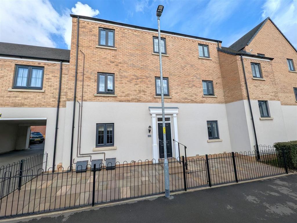 Holdenby Drive, Corby NN17 2 bed flat - £160,000