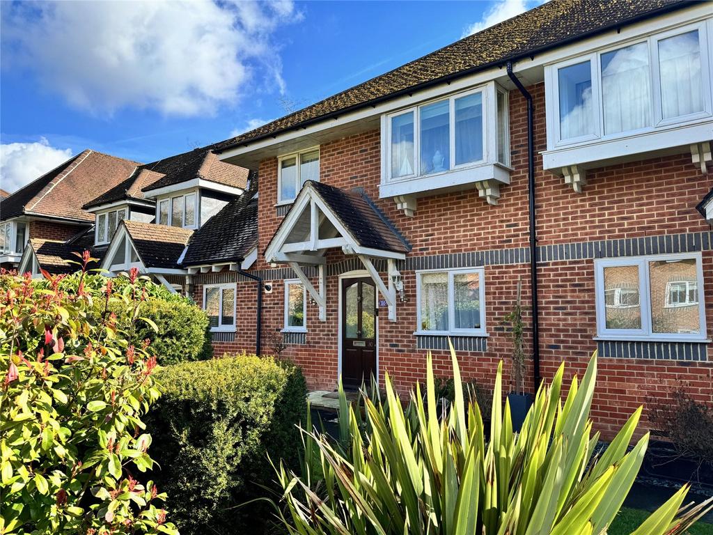 Masefield Gardens, Crowthorne, Berkshire 3 bed terraced house for sale ...