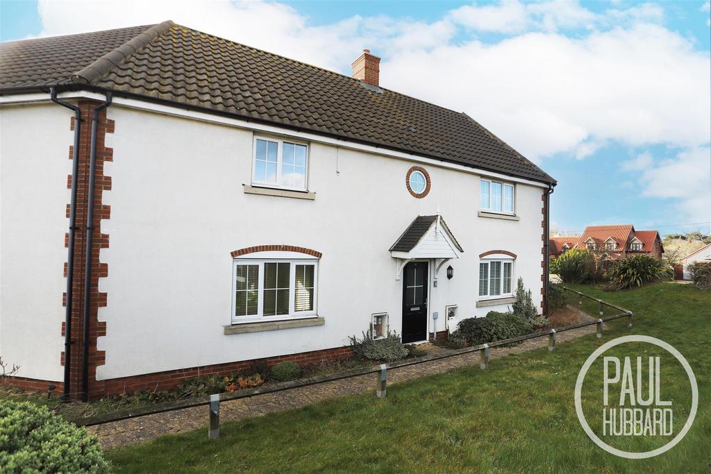 Manor Rise, Carlton Colville, NR33 3 bed terraced house - £230,000