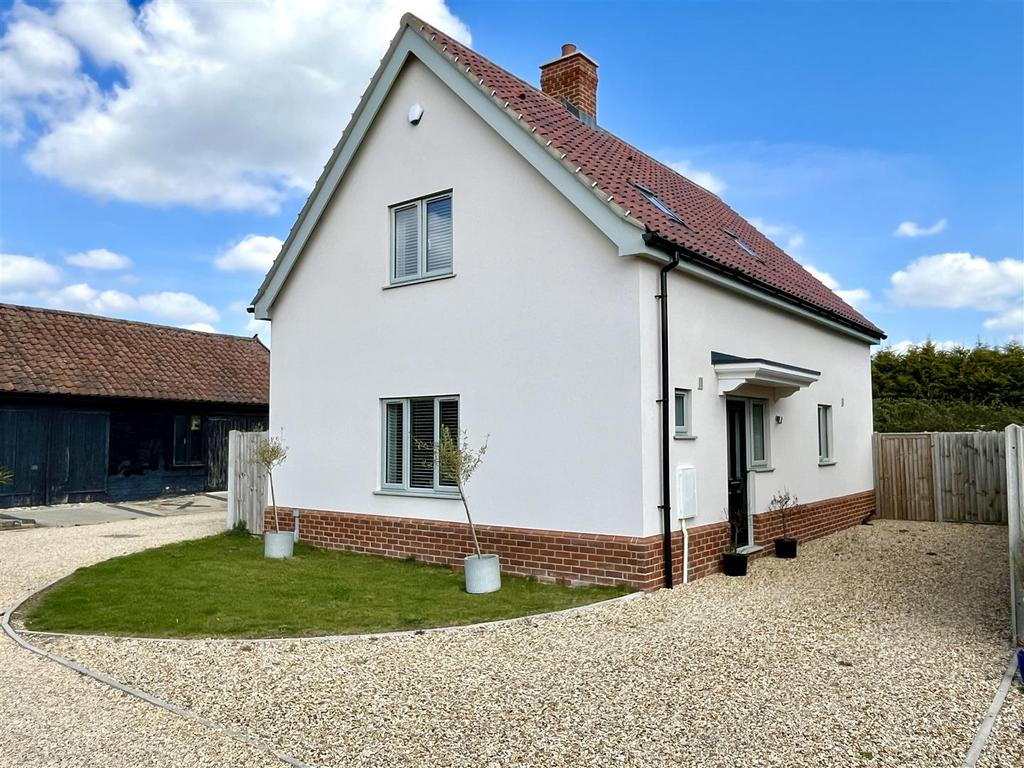 Great Ellingham 3 bed detached house for sale - £375,000