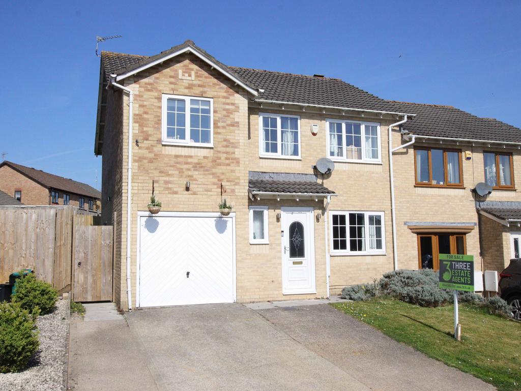 Trem Y Garth, Llanharry, CF72 9NL 5 bed semi-detached house - £299,999