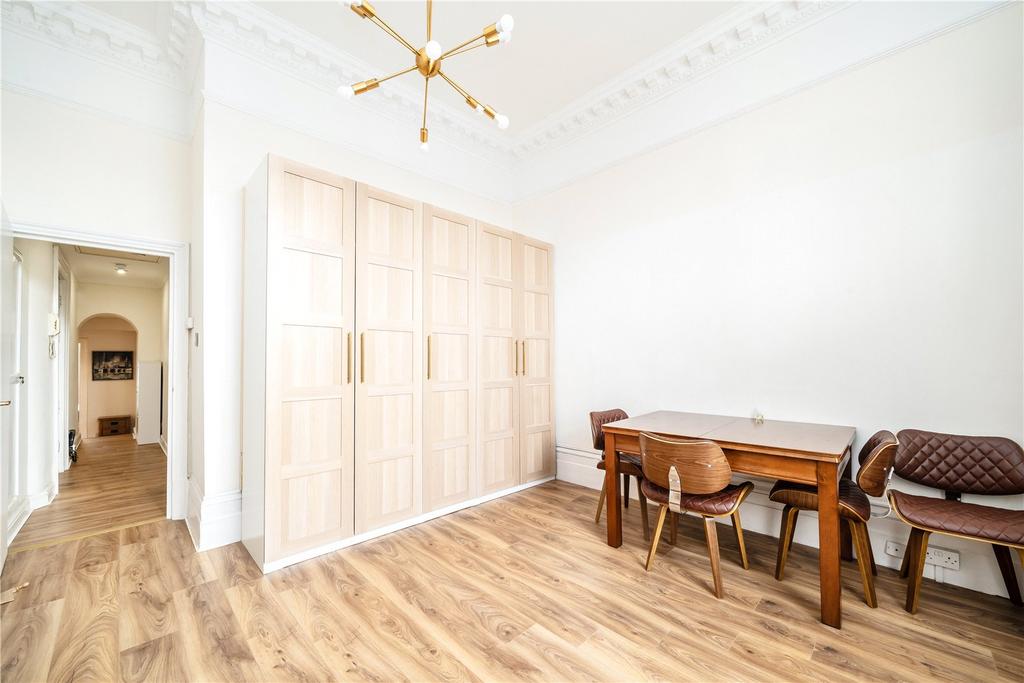 London SW1V 2 bed apartment - £3,250 pcm (£750 pw)