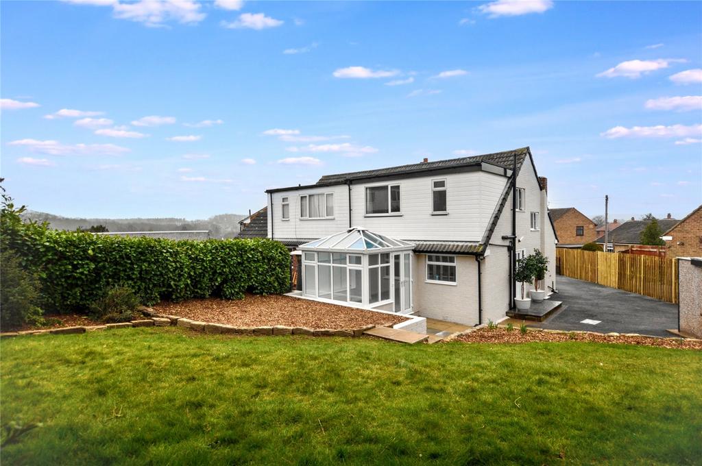 Fernlea, Rothwell, Leeds, West Yorkshire 3 bed semi-detached house - £ ...