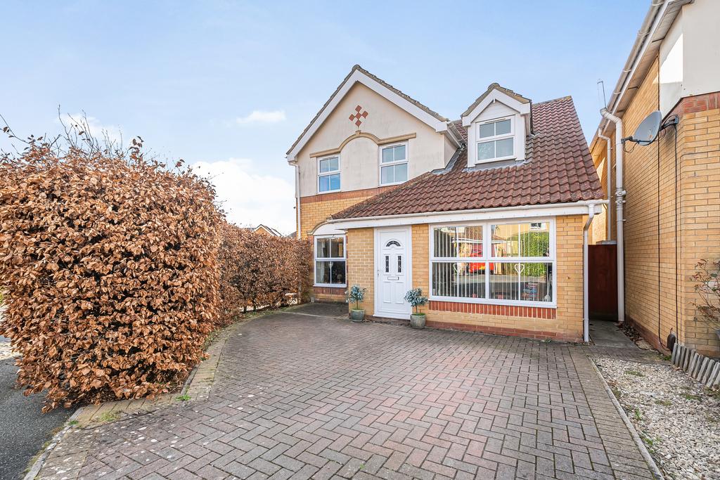 Yeats Close, St Andrews Ridge... 3 bed detached house for sale - £325,000