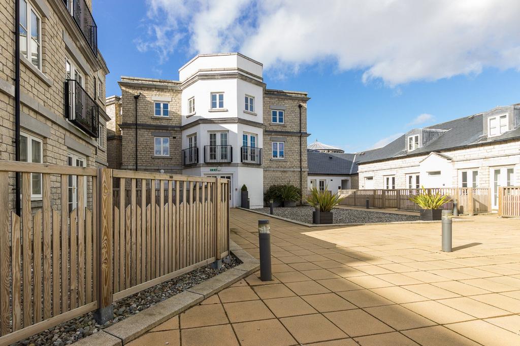 108 Riverside Place, Kendal 3 bed flat - £1,175 pcm (£271 pw)