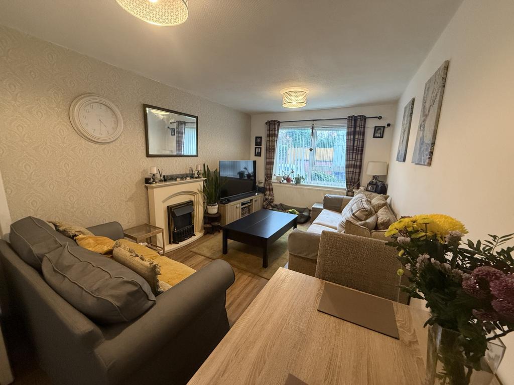 Wild Street, Heaviley 2 bed ground floor flat for sale - £155,000