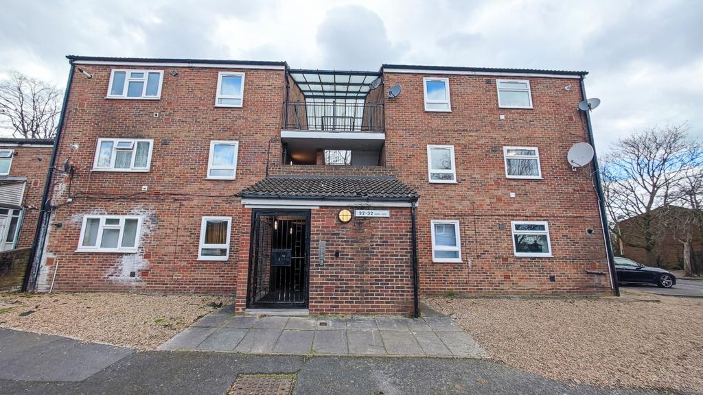 Gunner Lane, Woolwich, SE18 2 bed flat - £285,000