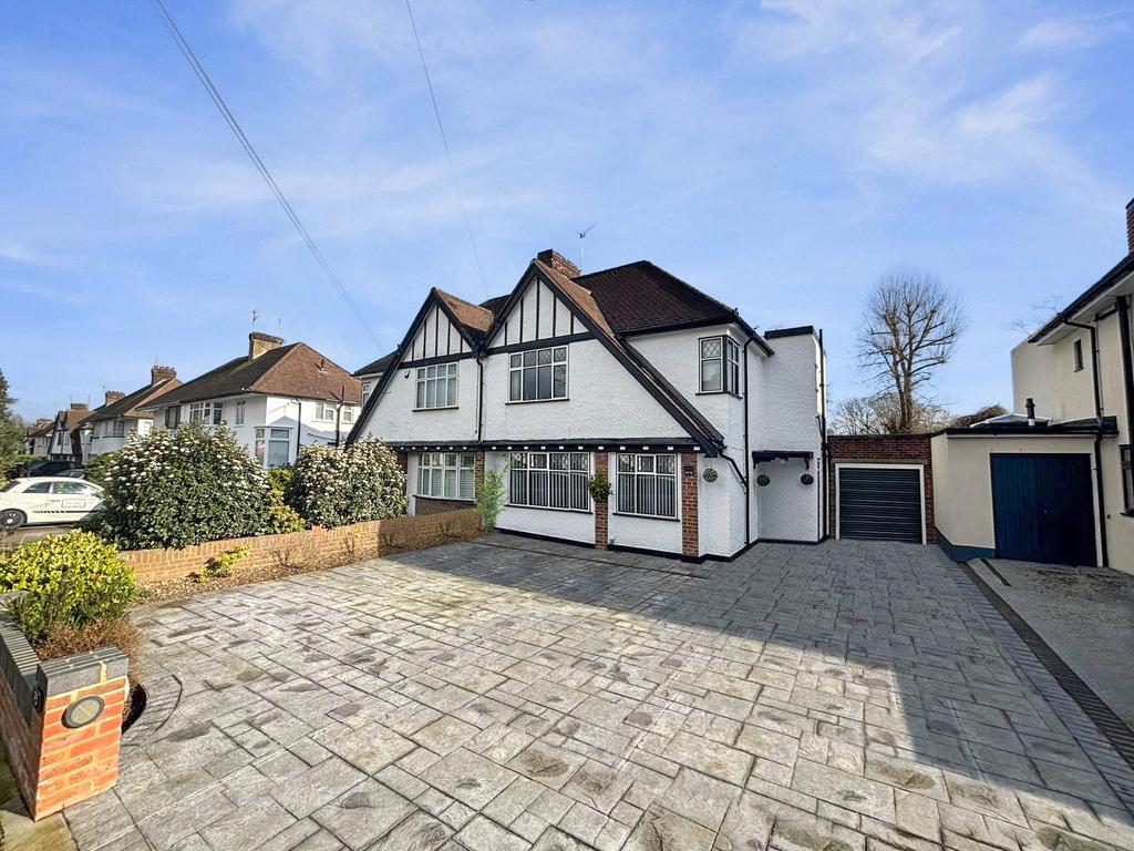 Glenhurst Avenue, Bexley, Kent, DA5 4 bed semi-detached house - £750,000