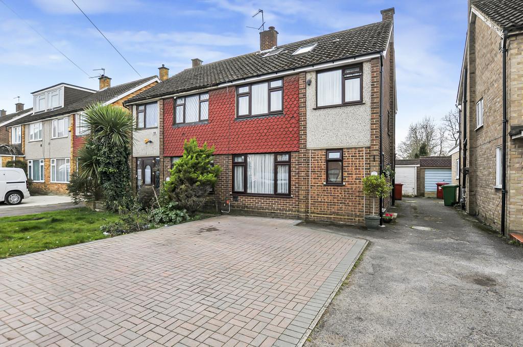 Colnbrook 4 bed semi-detached house for sale - £540,000
