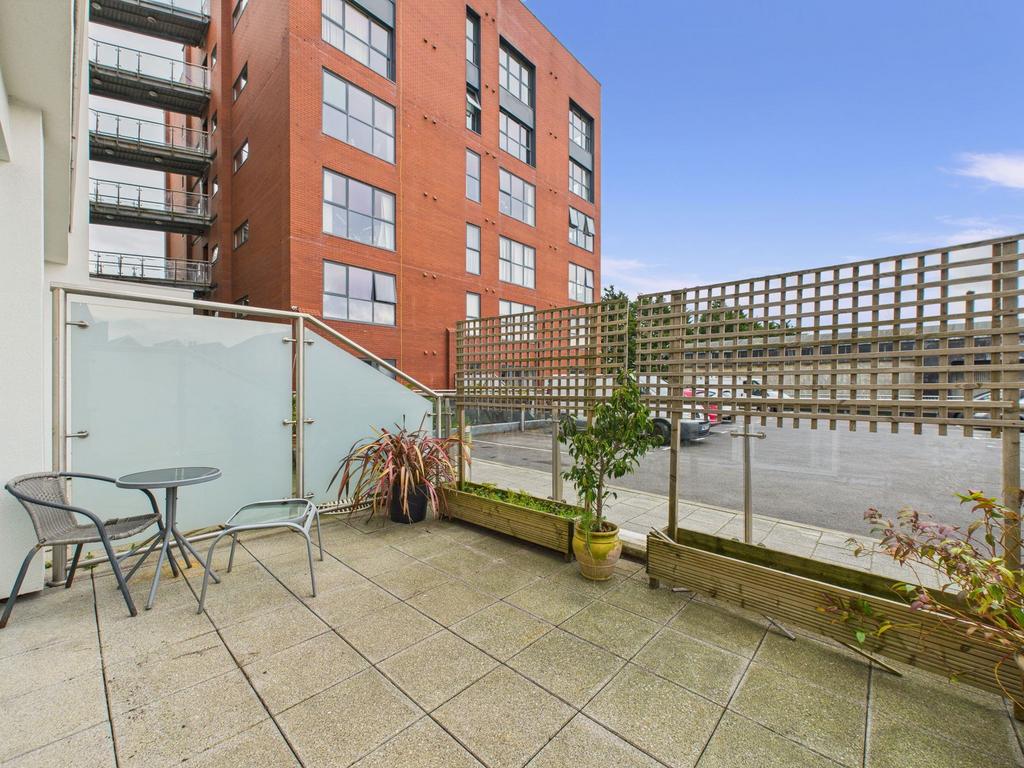 Skypark Road, Bristol BS3 2 bed flat for sale - £240,000