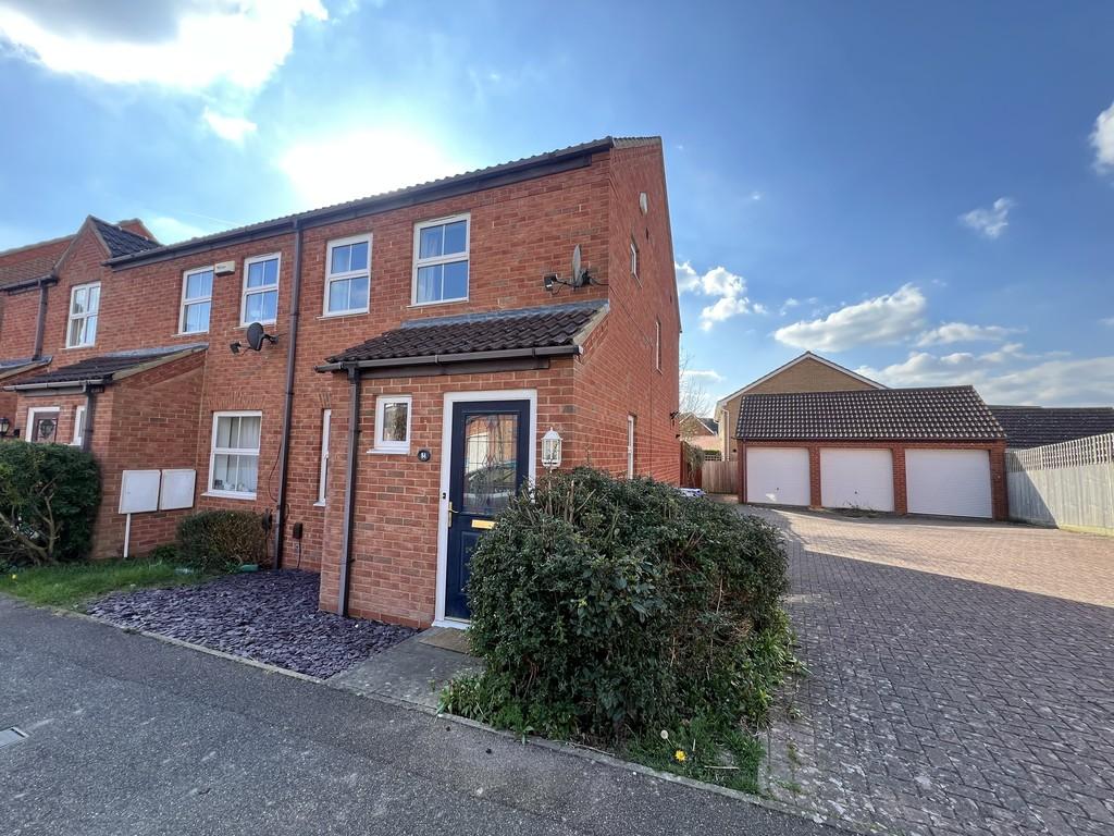 Redwing Rise, Herts SG8 2 bed end of terrace house - £1,295 pcm (£299 pw)
