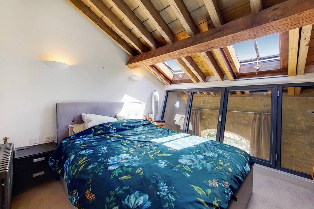 Building 36, Woolwich Riverside... 2 bed flat - £2,150 pcm (£496 pw)
