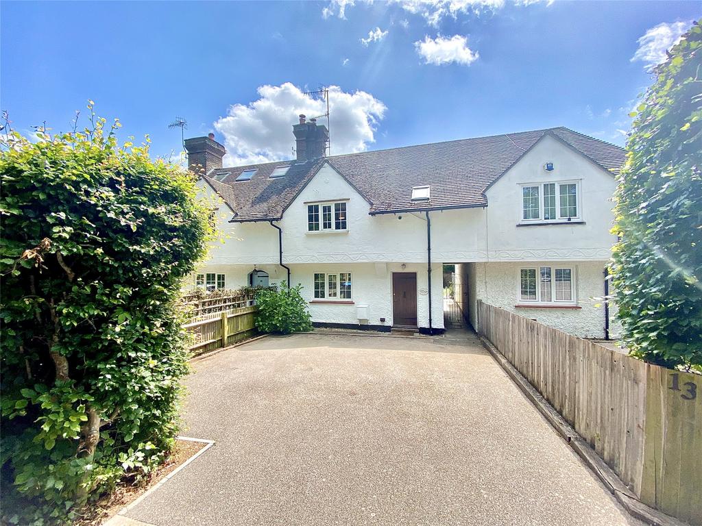 Holland Lane, Oxted, Surrey, RH8 2 bed terraced house - £425,000