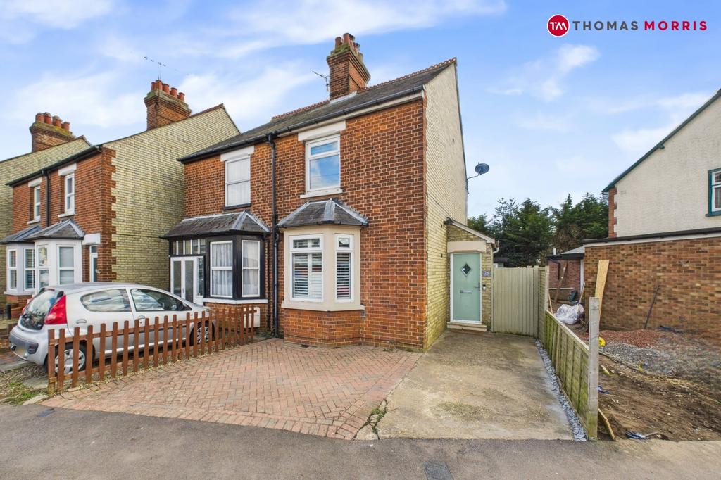 Saffron Road, Bedfordshire SG18 2 bed semi-detached house - £350,000